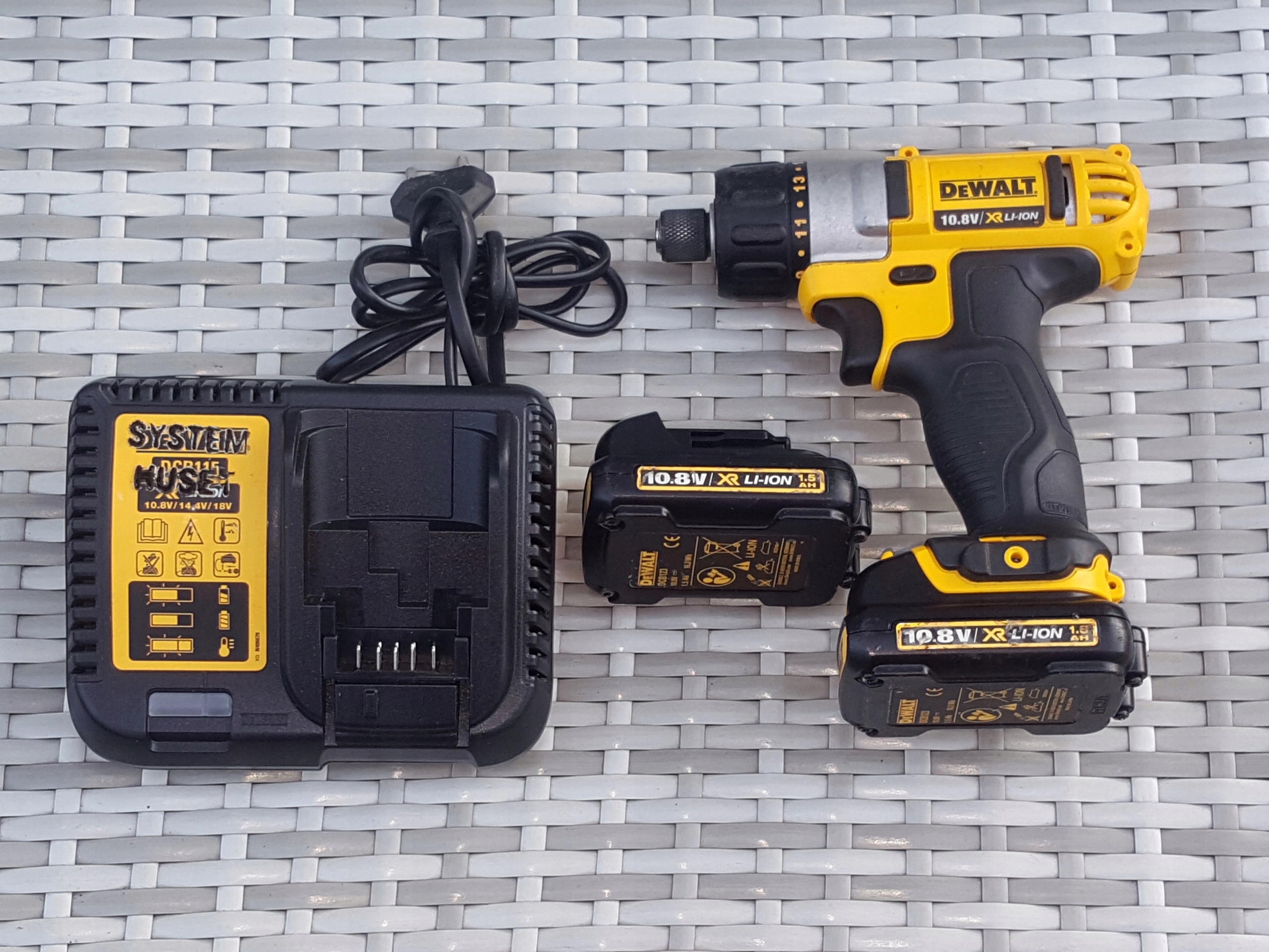 Wkretarka DEWALT DCF 610+10,8V 1,5Ah Ładna.. - 7552234572 - oficjalne ...
