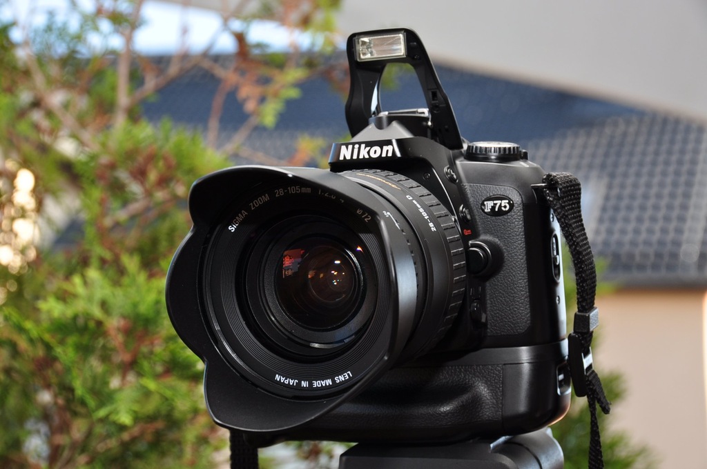 Nikon F75+battery grip+obiektyw Sigma+filtry+torba - 6954990334 ...