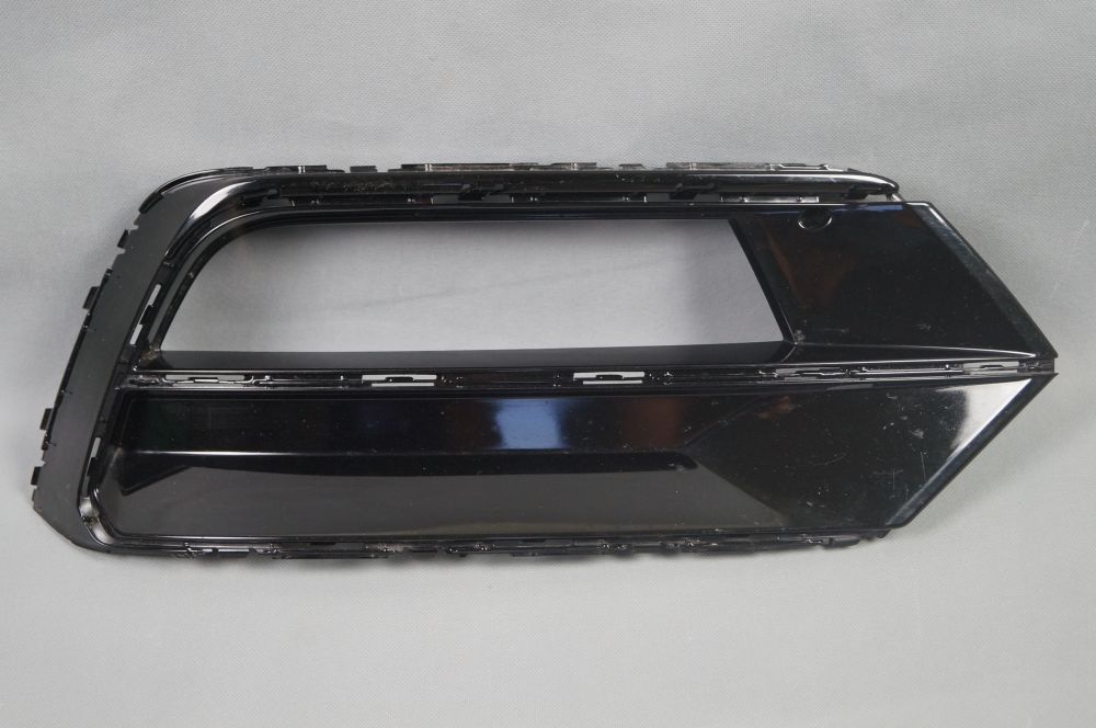 Kratka zderzaka VW Passat B8 R-Line 3G0353666F - 7500126888 - oficjalne archiwum Allegro