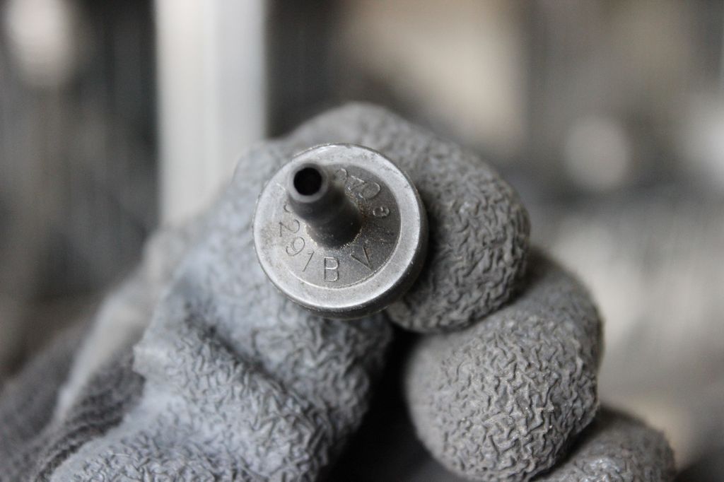 ZAWÓR ZWROTNY 046905291B VW SKODA SEAT AUDI NOWY - 6671305663 ...