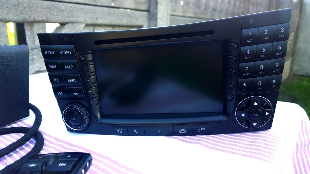 W211 211 E MONITOR EKRAN LCD ZESTAW PILOT NAVI - 7036337030 - oficjalne ...