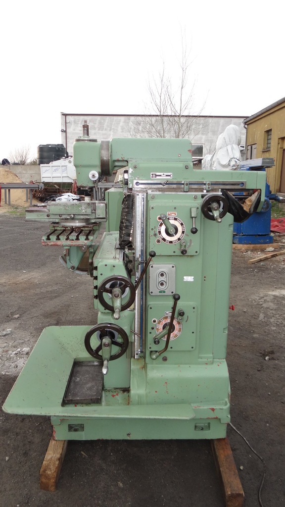 FREZARKA NARZĘDZIOWA TOS FN 25 STAN BDB - 7287249206 - oficjalne ...