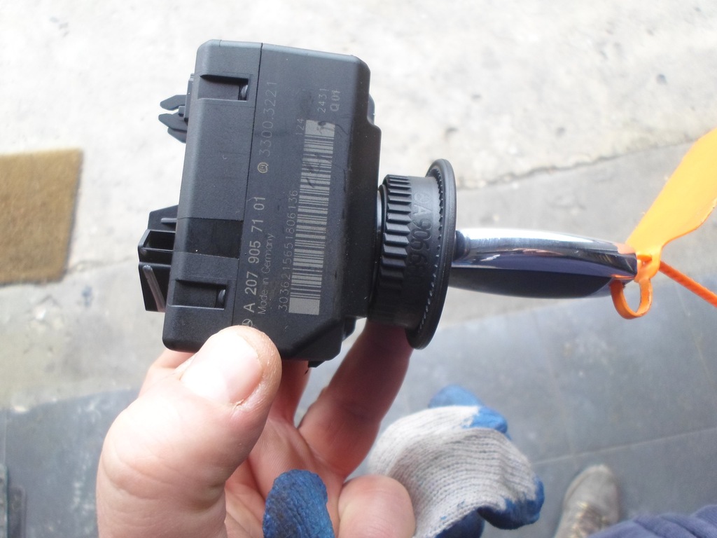 MERCEDES W204 LIFT STACYJKA+KLUCZ 2079057101 IDEAŁ - 7223844905 ...