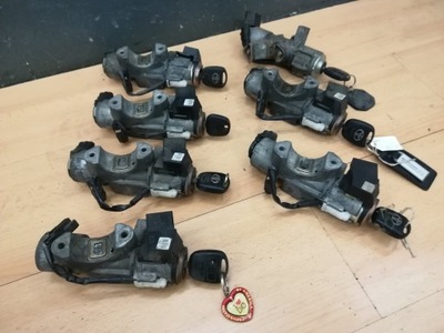 TOYOTA AVENSIS T25 LIFT STACYJKA KLUCZYK WKŁADKA - 8538330033 ...